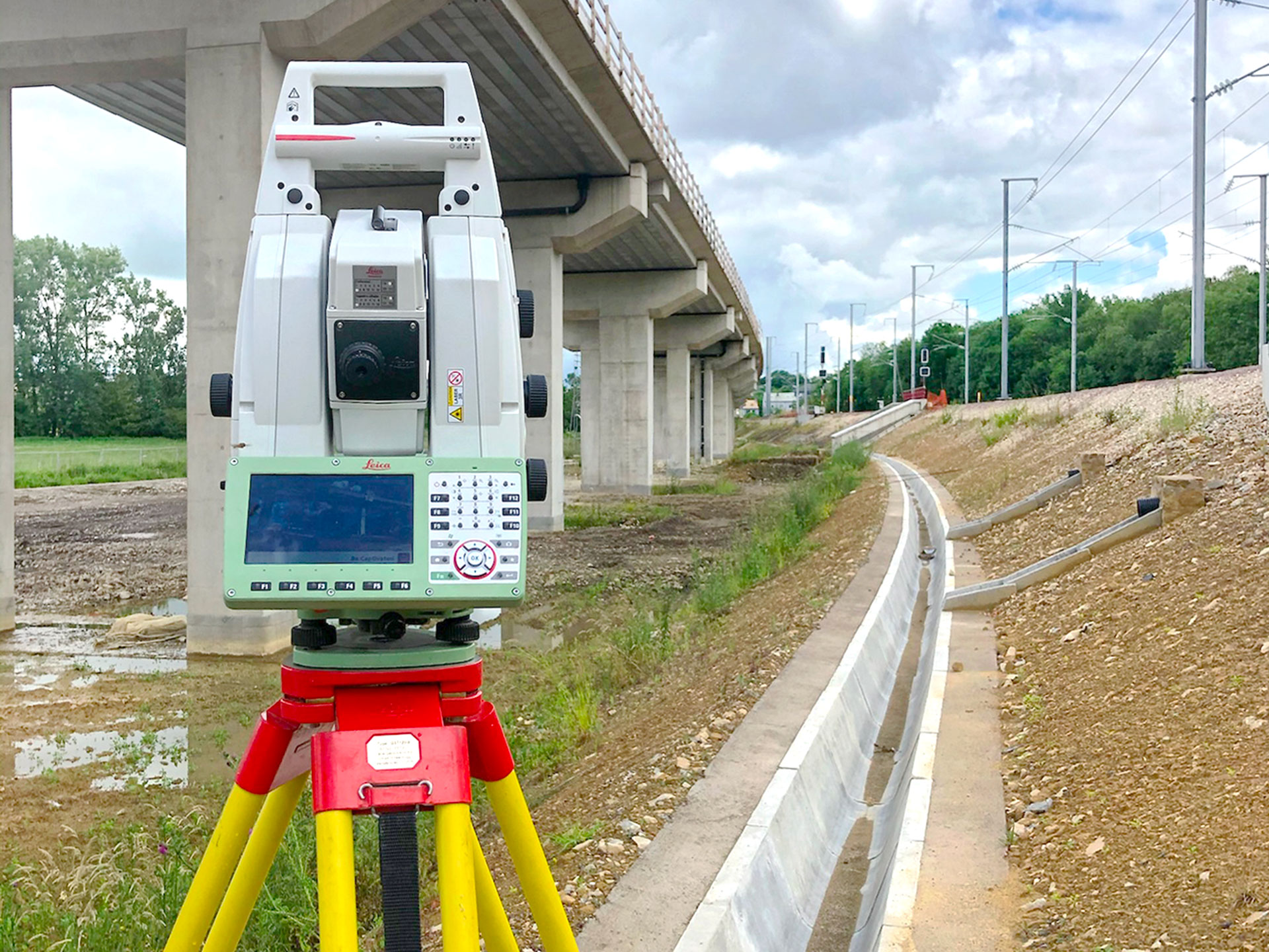 Skyliners becomes Leica Geosystems' official dealer | Félix Giorgetti